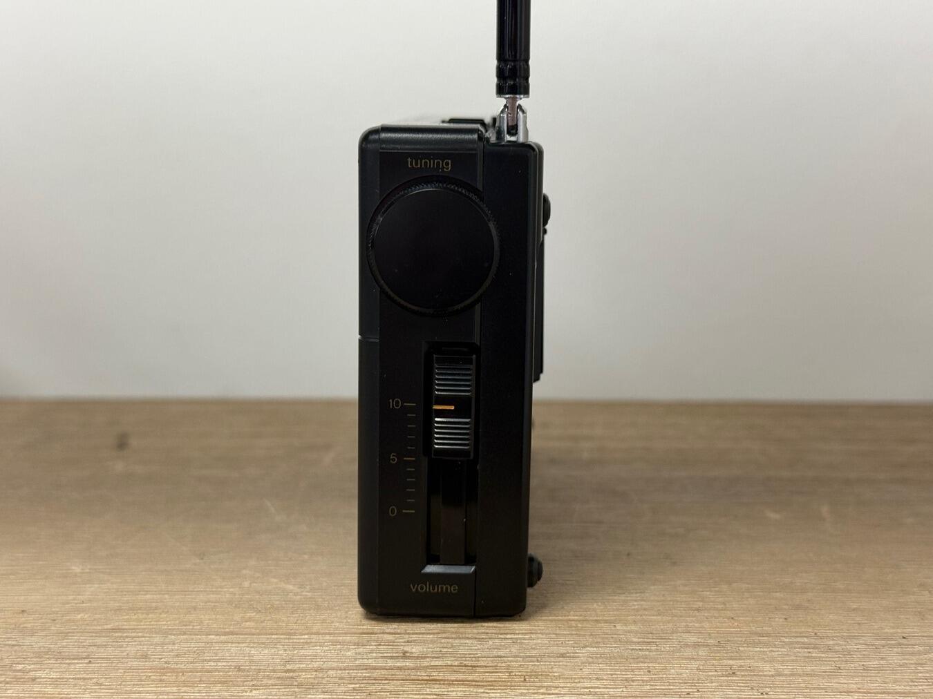 Second Hand Grundig Traveller II Portable Radio | Radioworld
