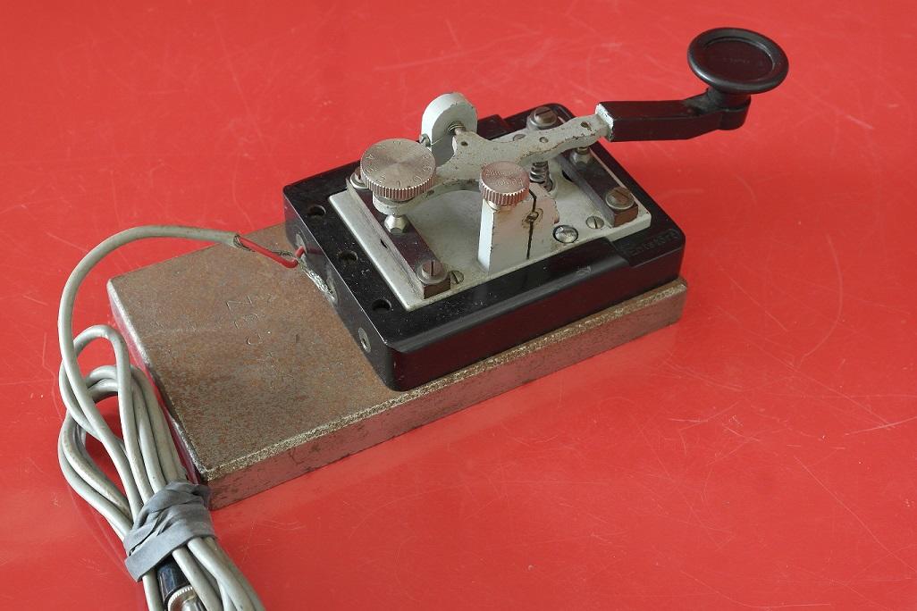 Second Hand Junker WW2 Naval Military Morse Key - Radioworld