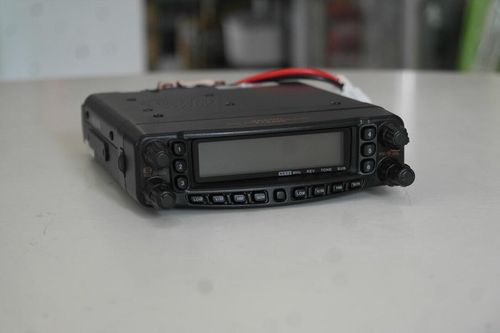 Second Hand Yaesu FTM-200e 50W VHF UHF Dual Band C4FM/FM Mobile Transceiver - Radioworld UK