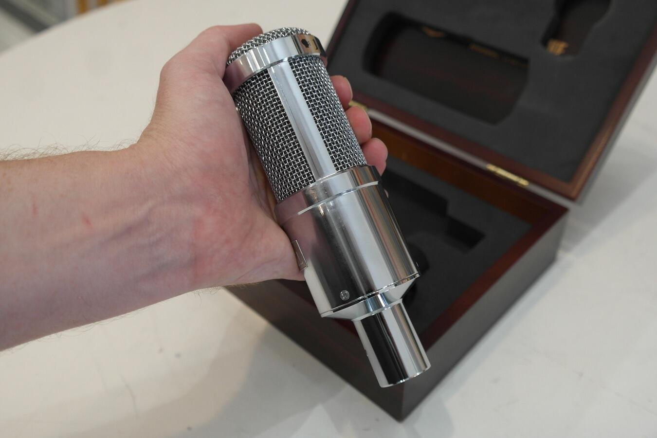 Second Hand Heil PR-40 Chrome Dynamic Microphone – With Wooden Box | UK
