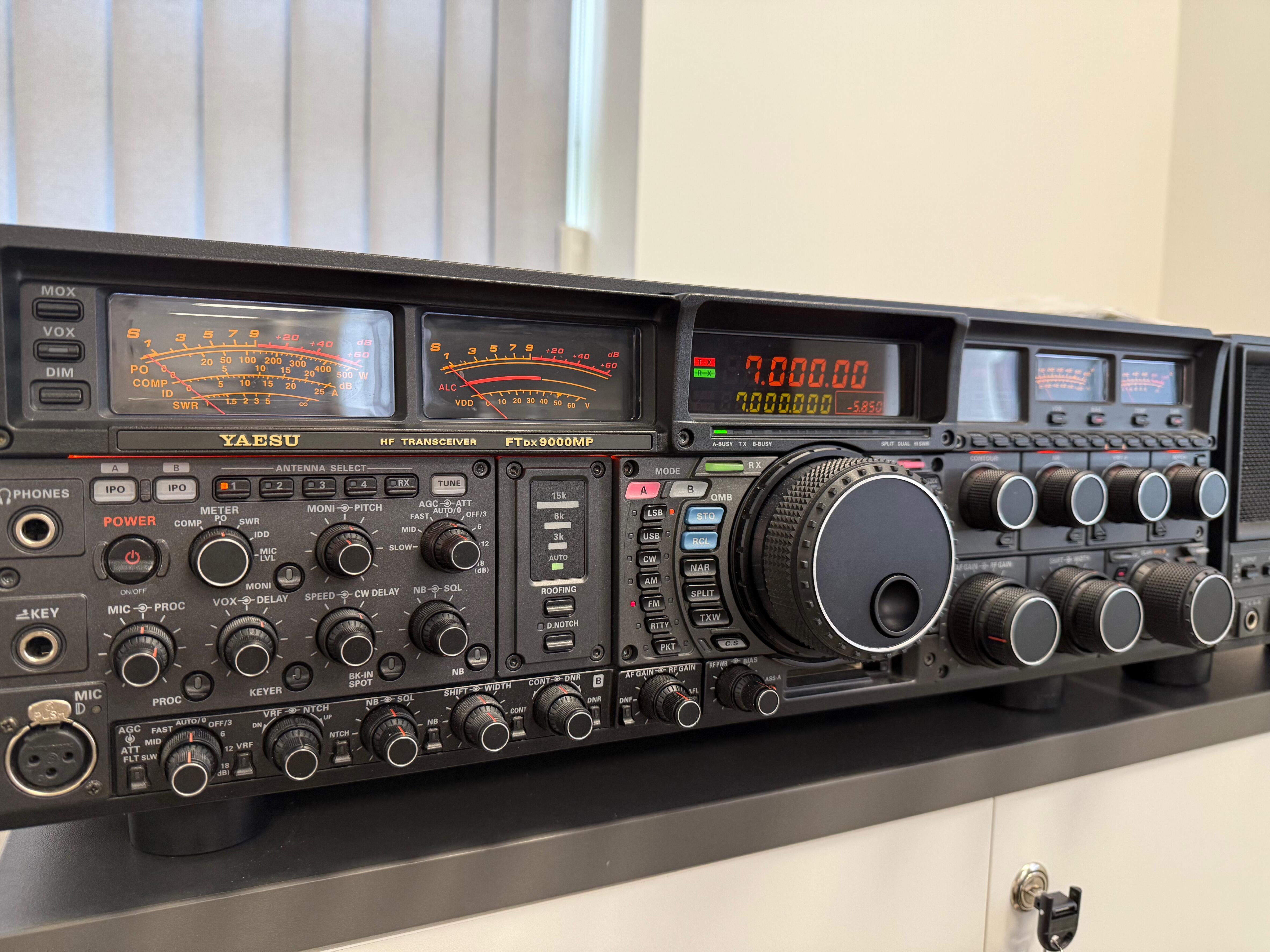 Second Hand Yaesu FTDX9000MP HF Transceiver – Radioworld UK