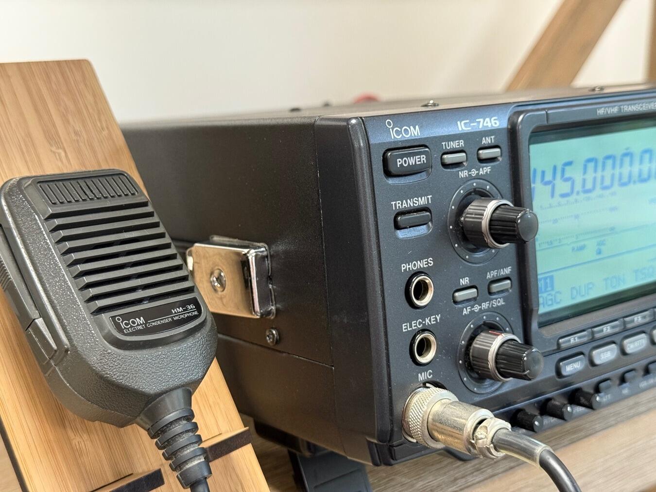 Second Hand Icom IC-746 HF/6m All-Mode Transceiver – 100W