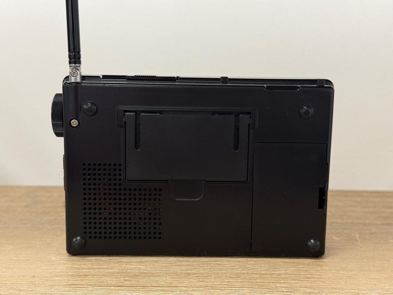 Second Hand Grundig Traveller II Portable Radio | Radioworld