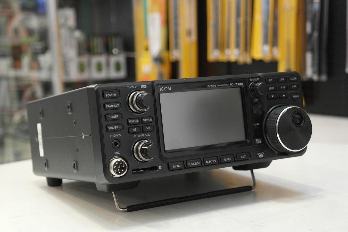 Second Hand Icom IC-7300 HF / 50 MHz / 70 MHz SDR Transceiver ...