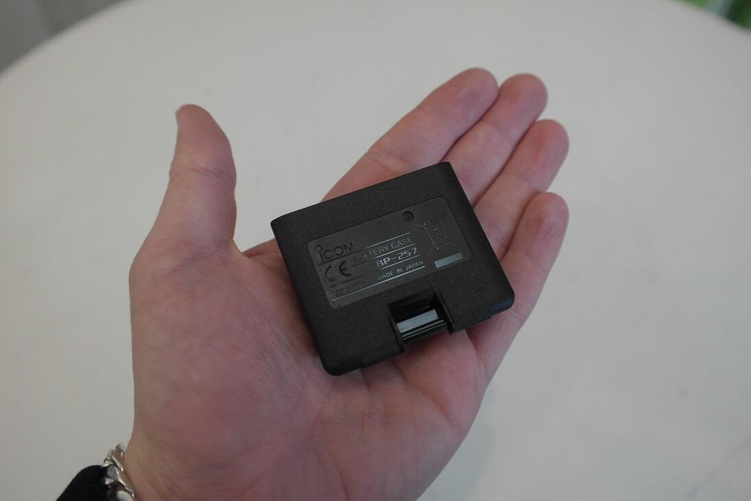Second Hand Icom BP-257 Dry Cell Battery Case for Icom IC-E92D ...