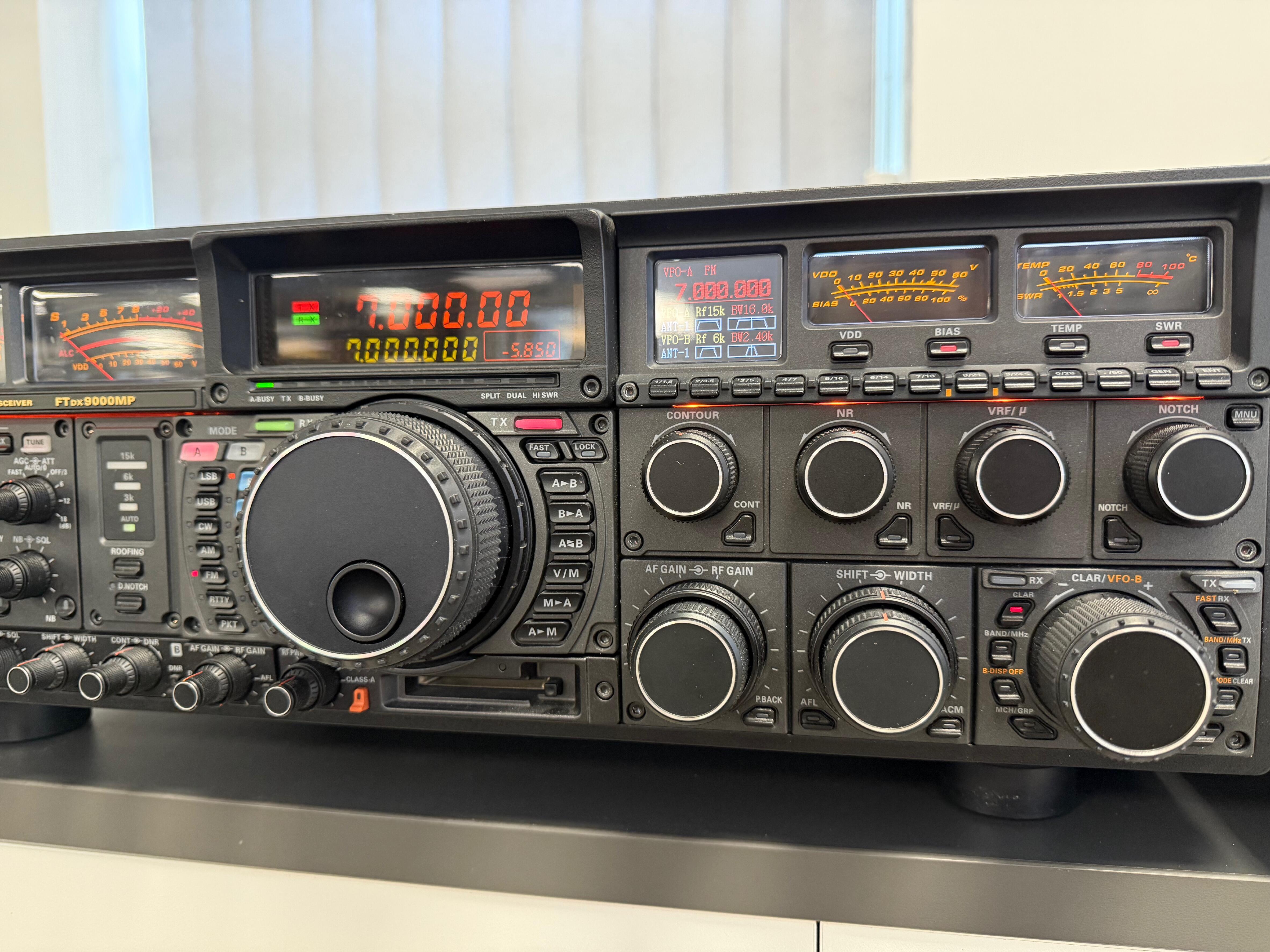 Second Hand Yaesu FTDX9000MP HF Transceiver – Radioworld UK