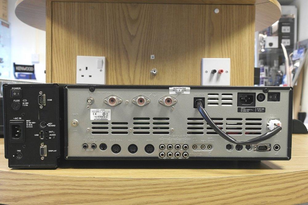 Second Hand Yaesu FT-2000 + DMU-2000 Ultimate Base Station