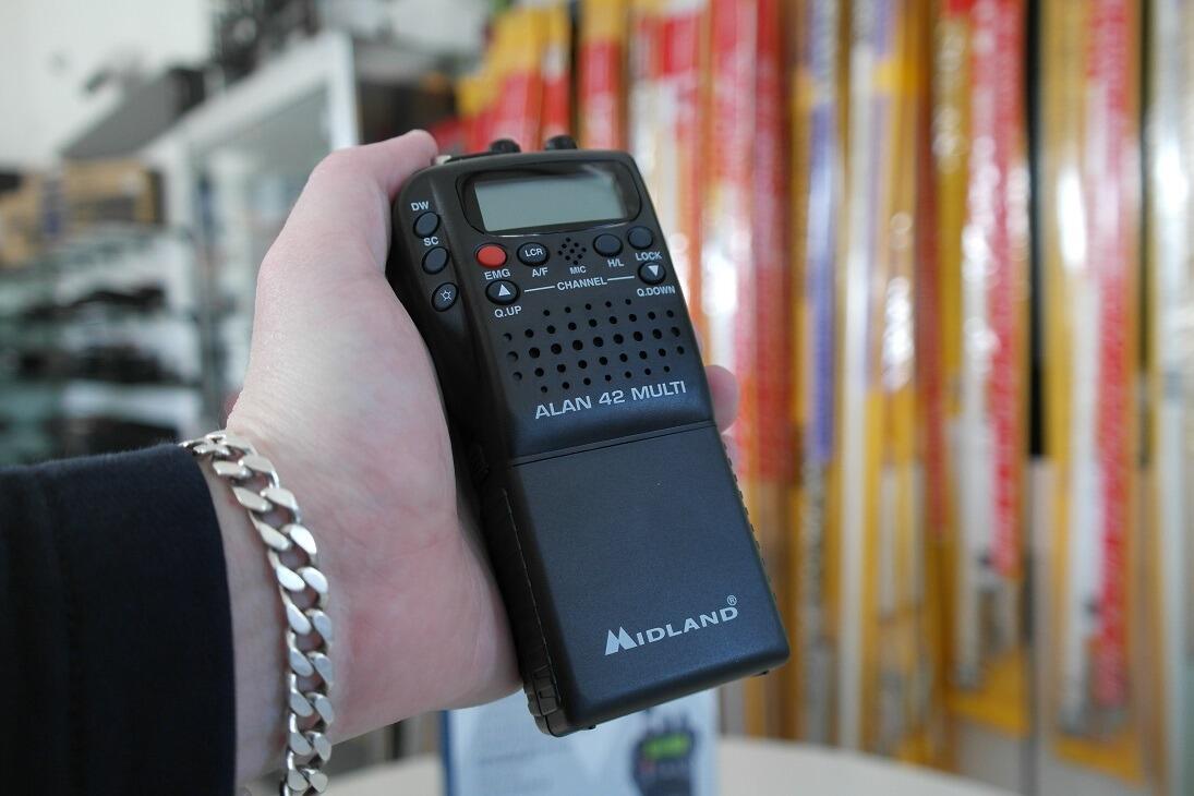 Second Hand Midland ALAN 42 Multi 80 Channel Handheld CB Radio ...