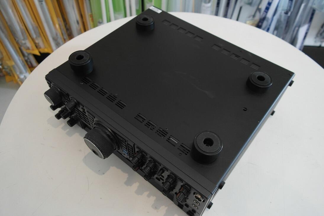 Second Hand Yaesu FT-2000 HF Transceiver - Radioworld UK 01922 414796