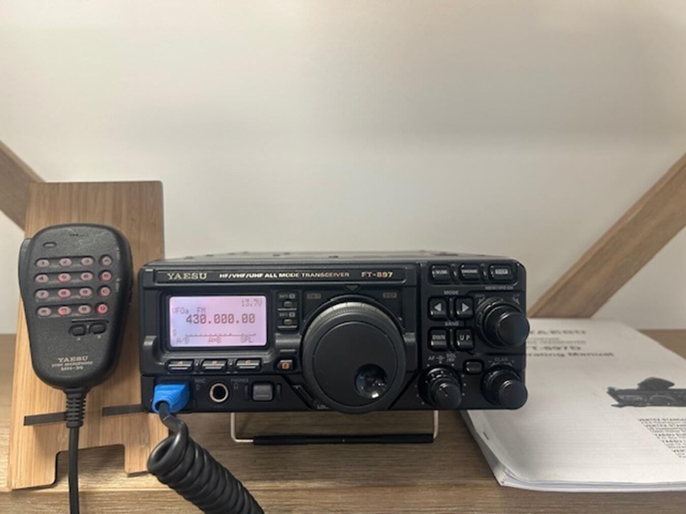 Second Hand Yaesu FT-897D HF/VHF/UHF Transceiver – Radioworld UK