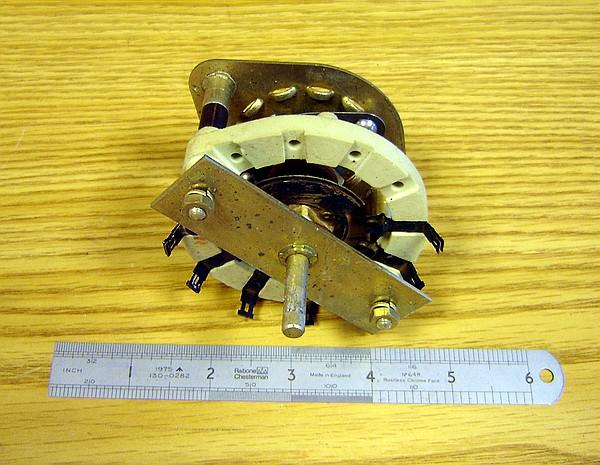 Second Hand Large 1-Pole 9-Way Shorting Switch - radioworld