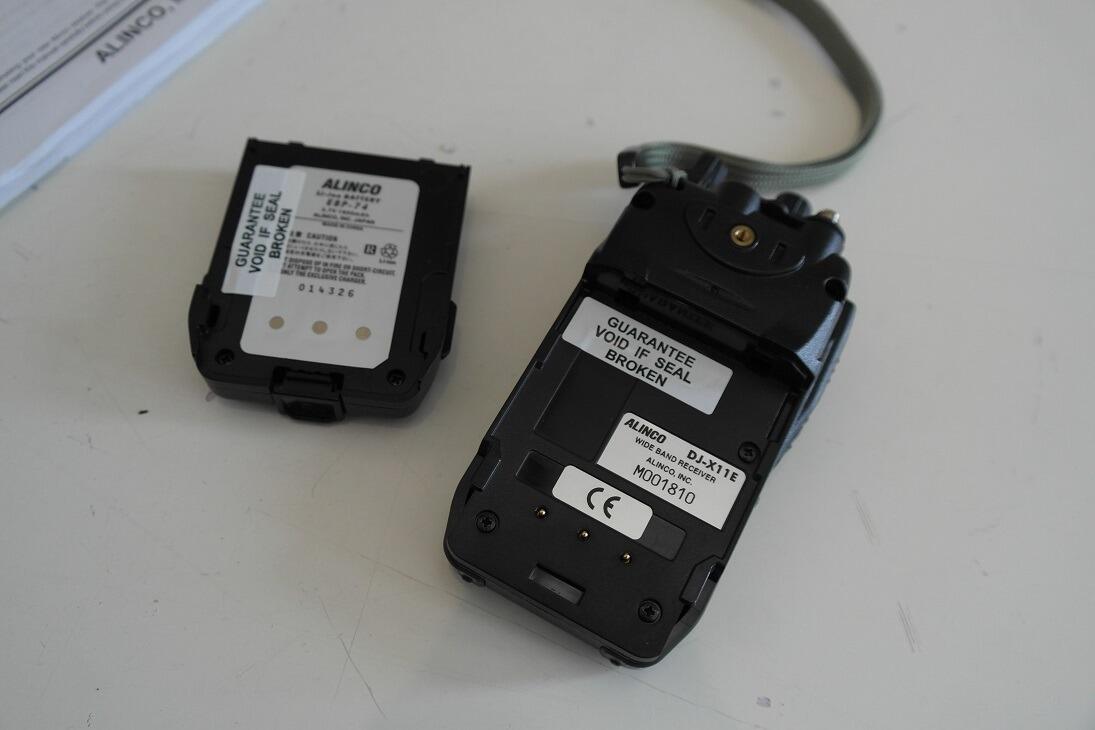 Second Hand Alinco DJ-X11 Handheld Multimode Receiver - Radioworld UK