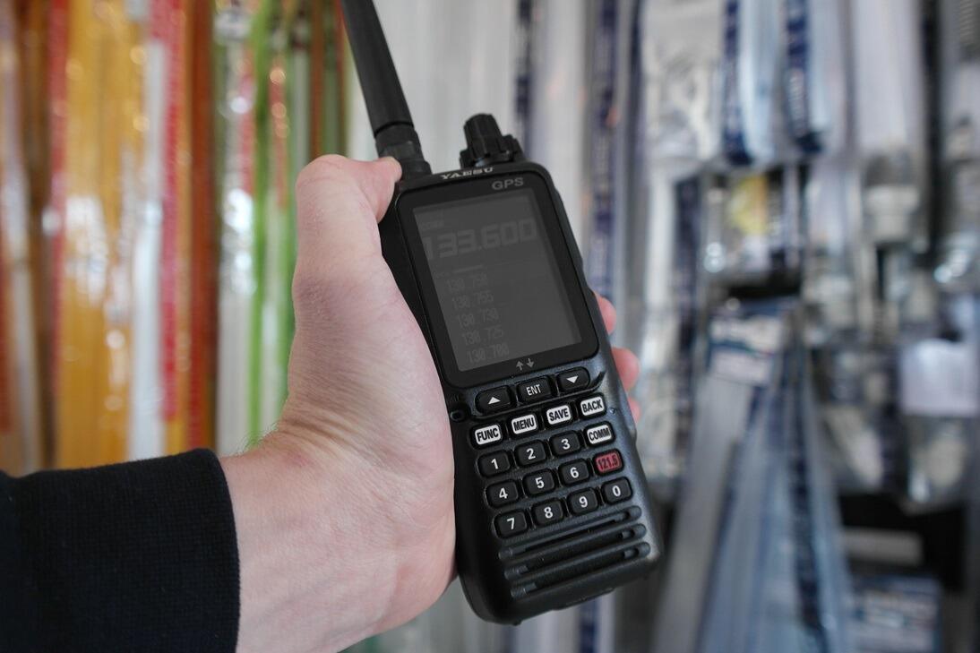 Second Hand Yaesu FTA850L VHF Handheld Airband Transceiver – Radioworld UK
