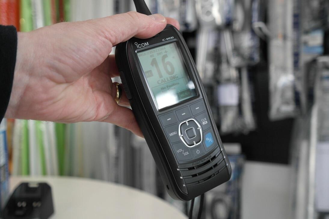 Second Hand Icom IC-M93D GPS Marine VHF/DSC Handheld - Radioworld UK