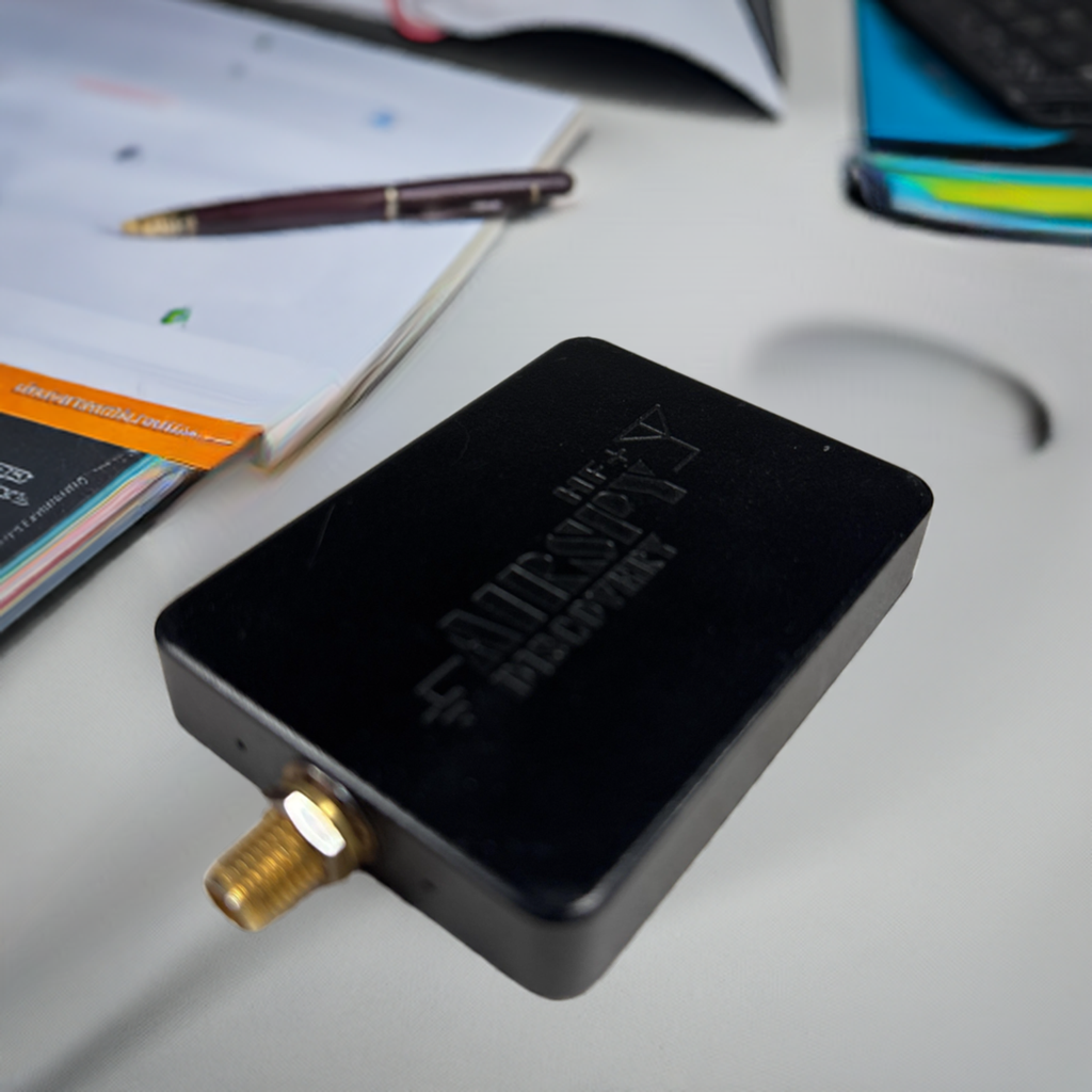 Second Hand Airspy HF Plus Discovery High Performance SDR Receiver - Radioworld UK