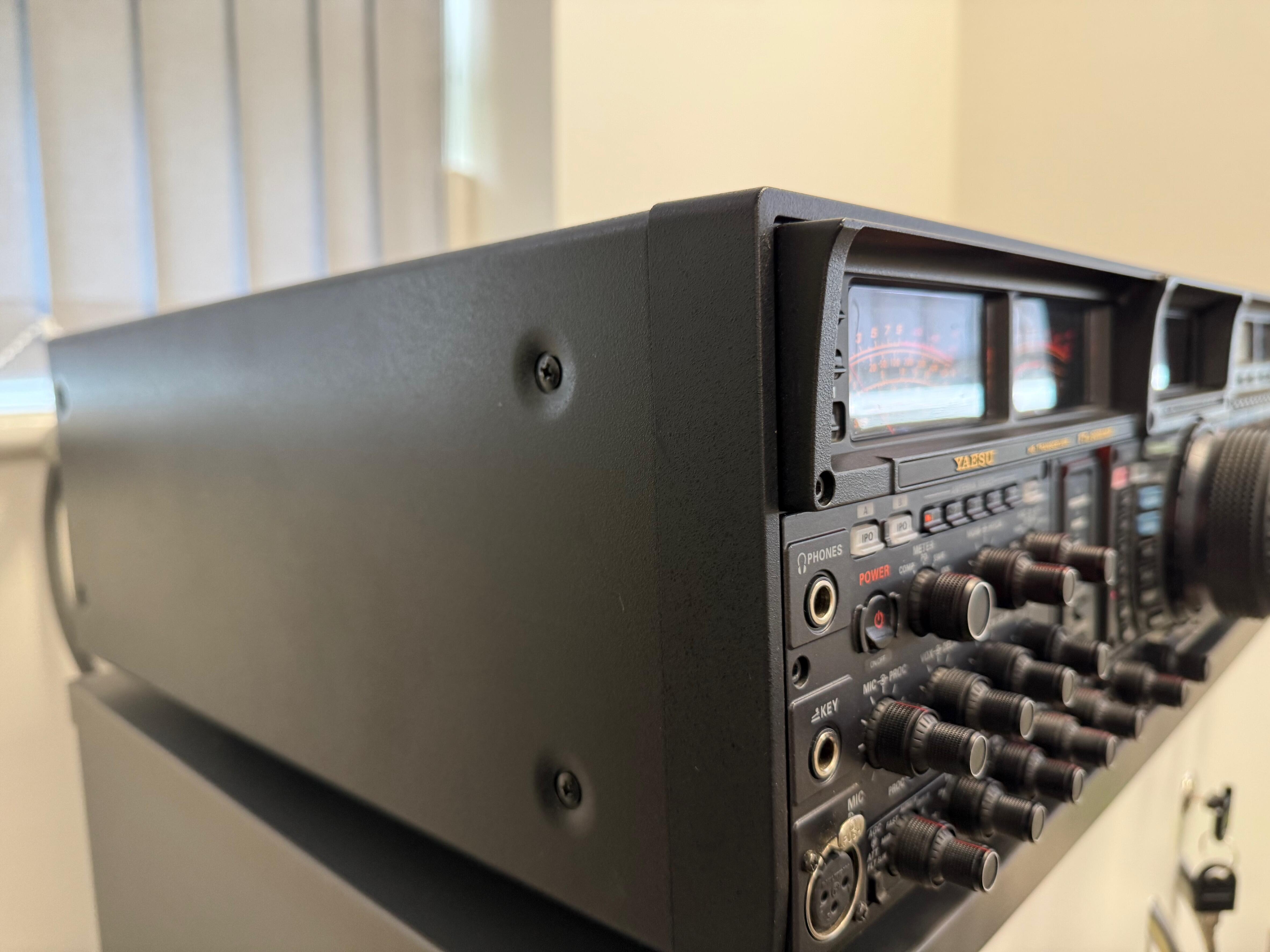 Second Hand Yaesu FTDX9000MP HF Transceiver – Radioworld UK