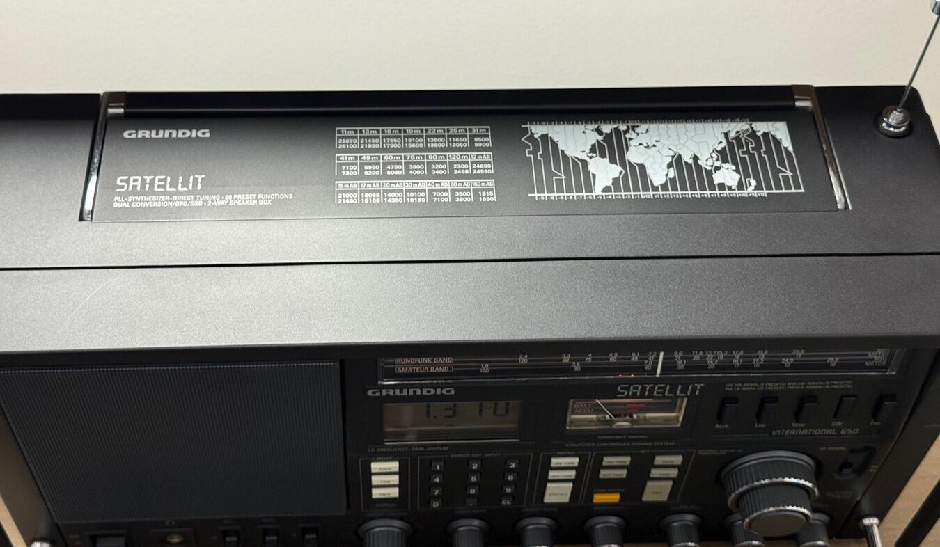 Second Hand Grundig Satellit 650 International – Professional World ...