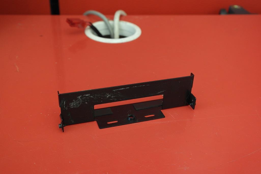 Second Hand Icom MB-58 Bracket for IC-E208, IC-207H - Radioworld UK