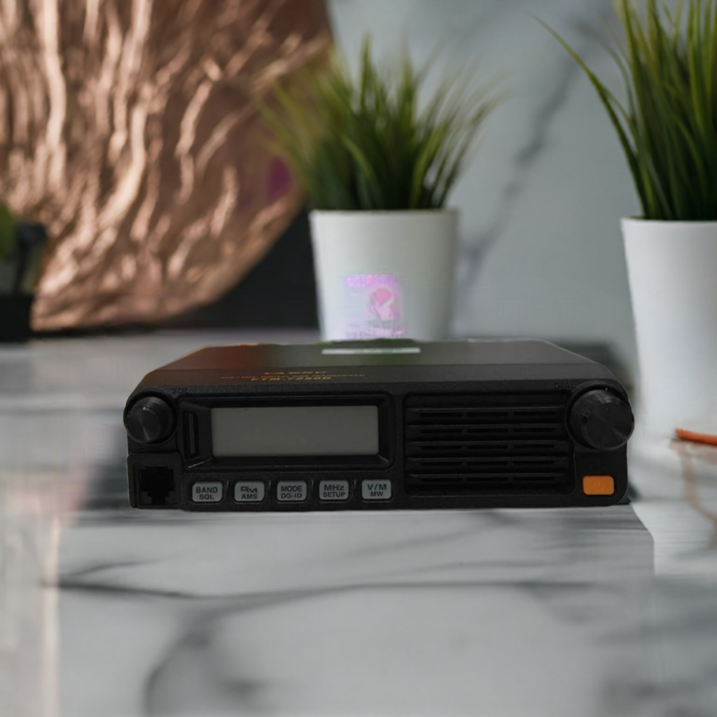 Second-hand Yaesu FTM-7250 dual band C4FM Fusion transceiver ...