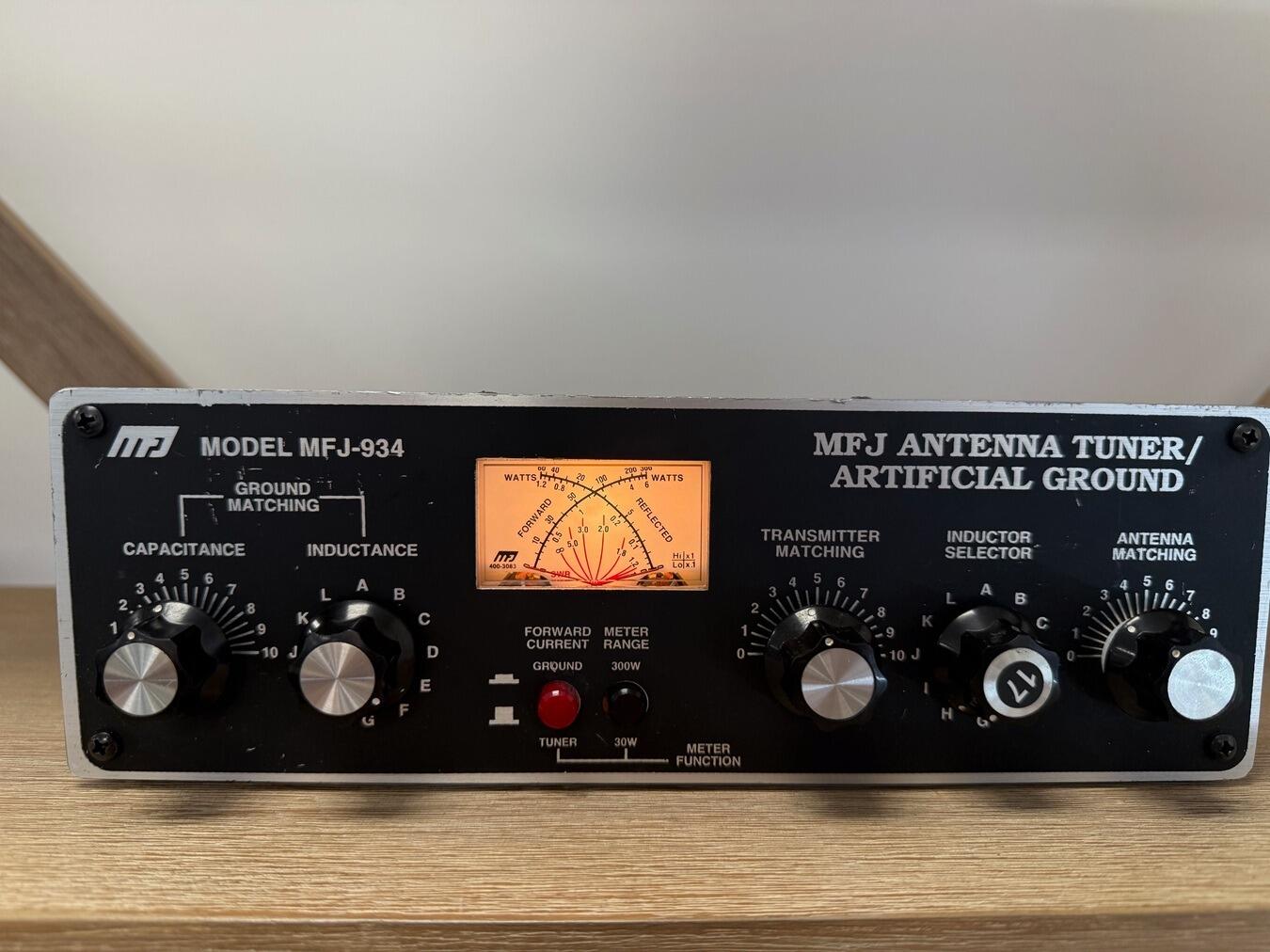 Second Hand MFJ-934 Antenna Tuner with Built-In Artificial Ground ...