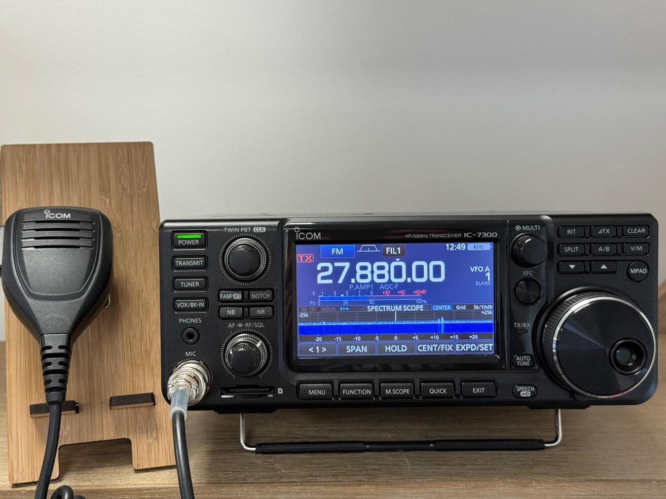 Second Hand Icom IC-7300 HF Transceiver with Touch Screen – Radioworld UK