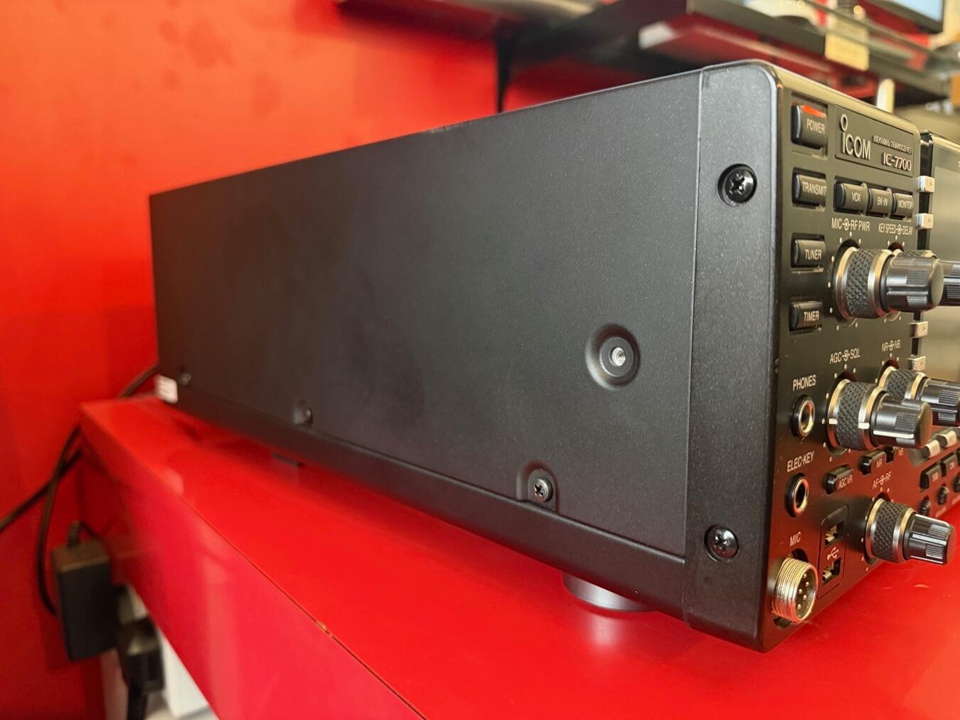 Second Hand Icom IC‑7700 HF Base Station Transceiver – 200W | Radioworld UK