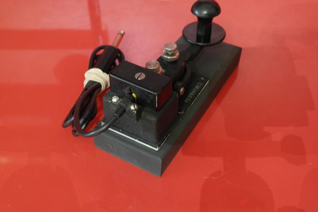 Second Hand US Navy Flameproof Straight More Key - RW UK