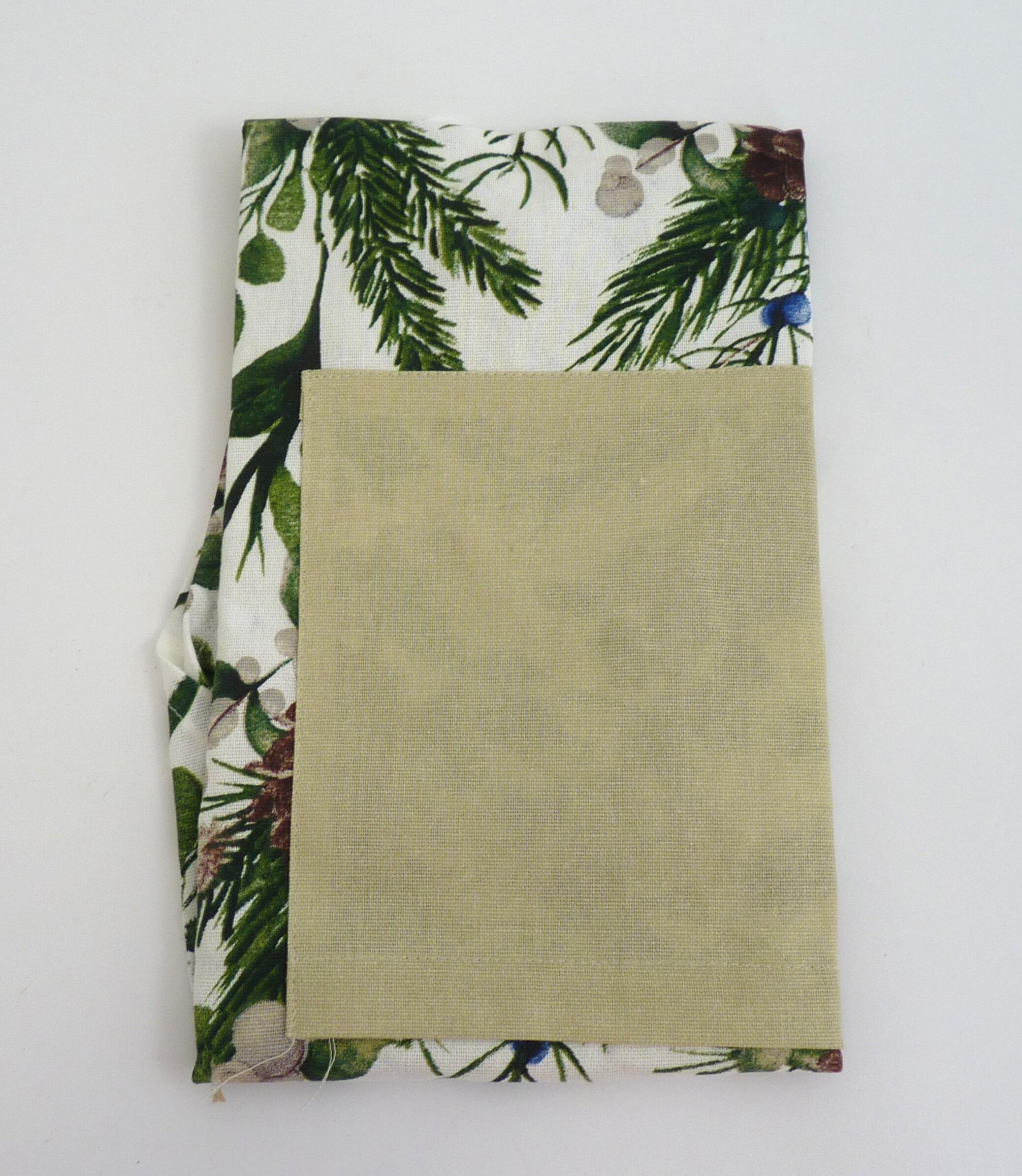 Pinecone & Berry Apron | Festive Kitchen Wear- Thames Hospice
