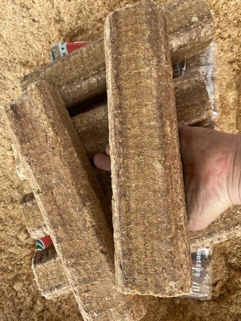 Quarter Pallet - 24pk Woodlets Briquettes