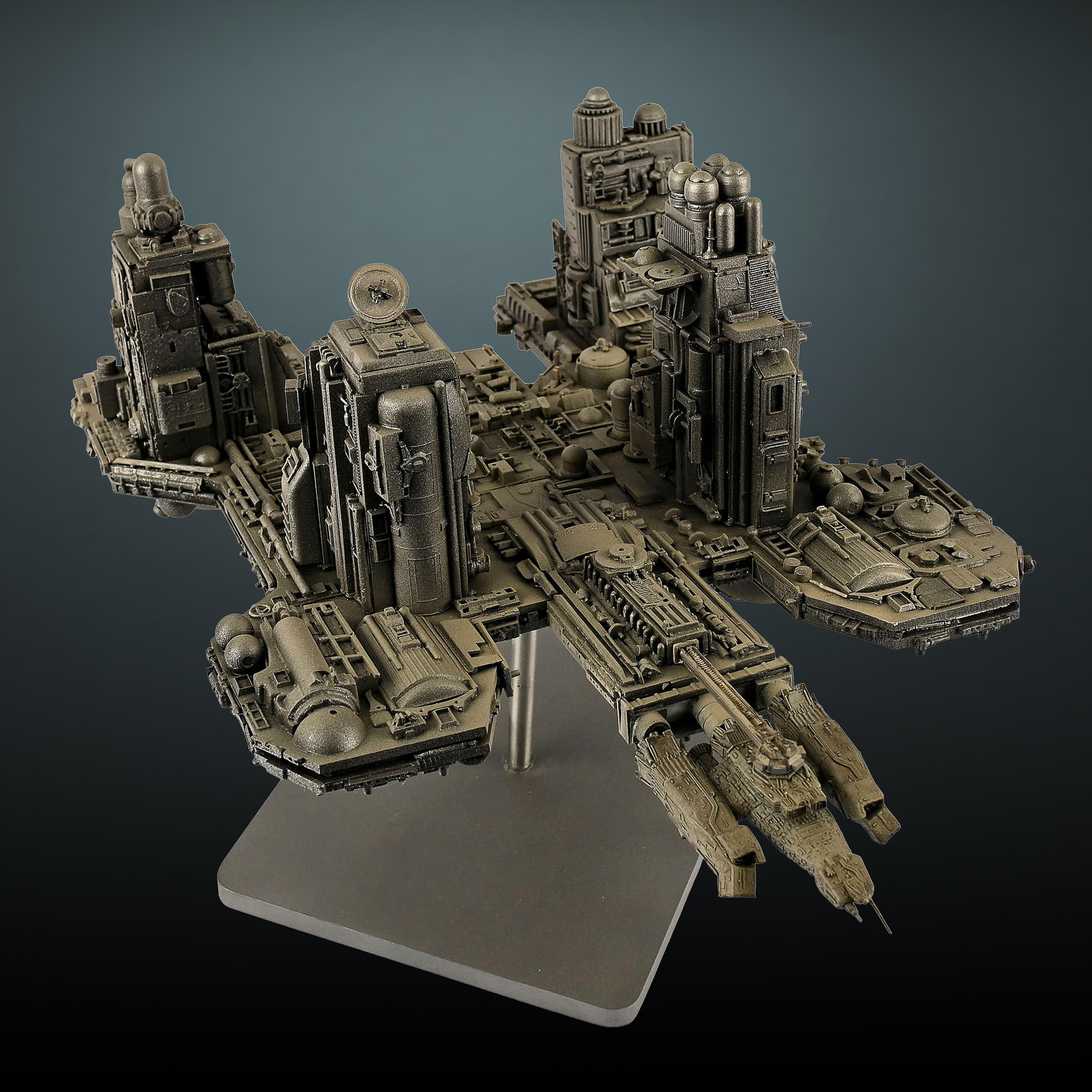 Alien - Scratch-Built Replica Model of the USCSS Nostromo with Oil Refinery