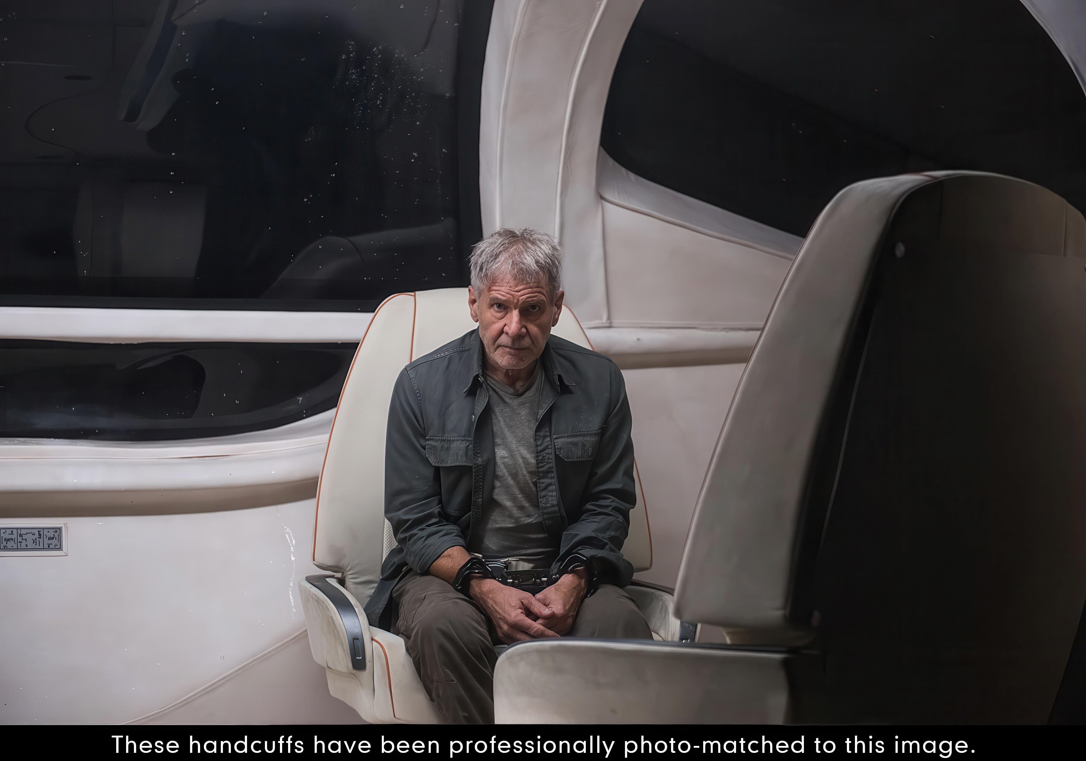 Blade Runner 2049: Rick Deckard’s Handcuffs – Rare Sci-Fi Prop