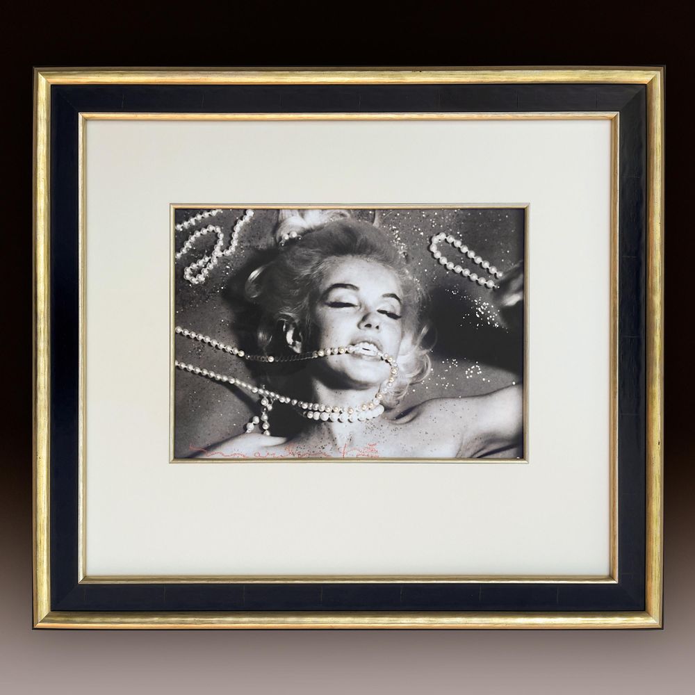Marilyn Monroe with Swarovski Pearls - The Last Sitting by Bert Stern | Iconic Photo