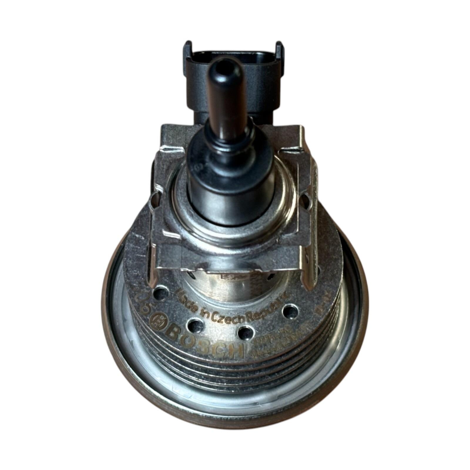 Genuine Nissan Navara (NP300) D23M NV300 (X82) AdBlue injector 208S400Q0A