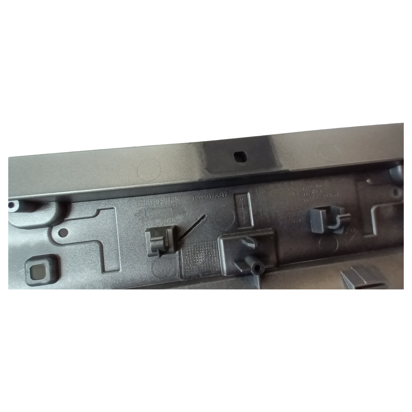 Genuine Renault Kadjar Front bumper insert (silver) 620267174R