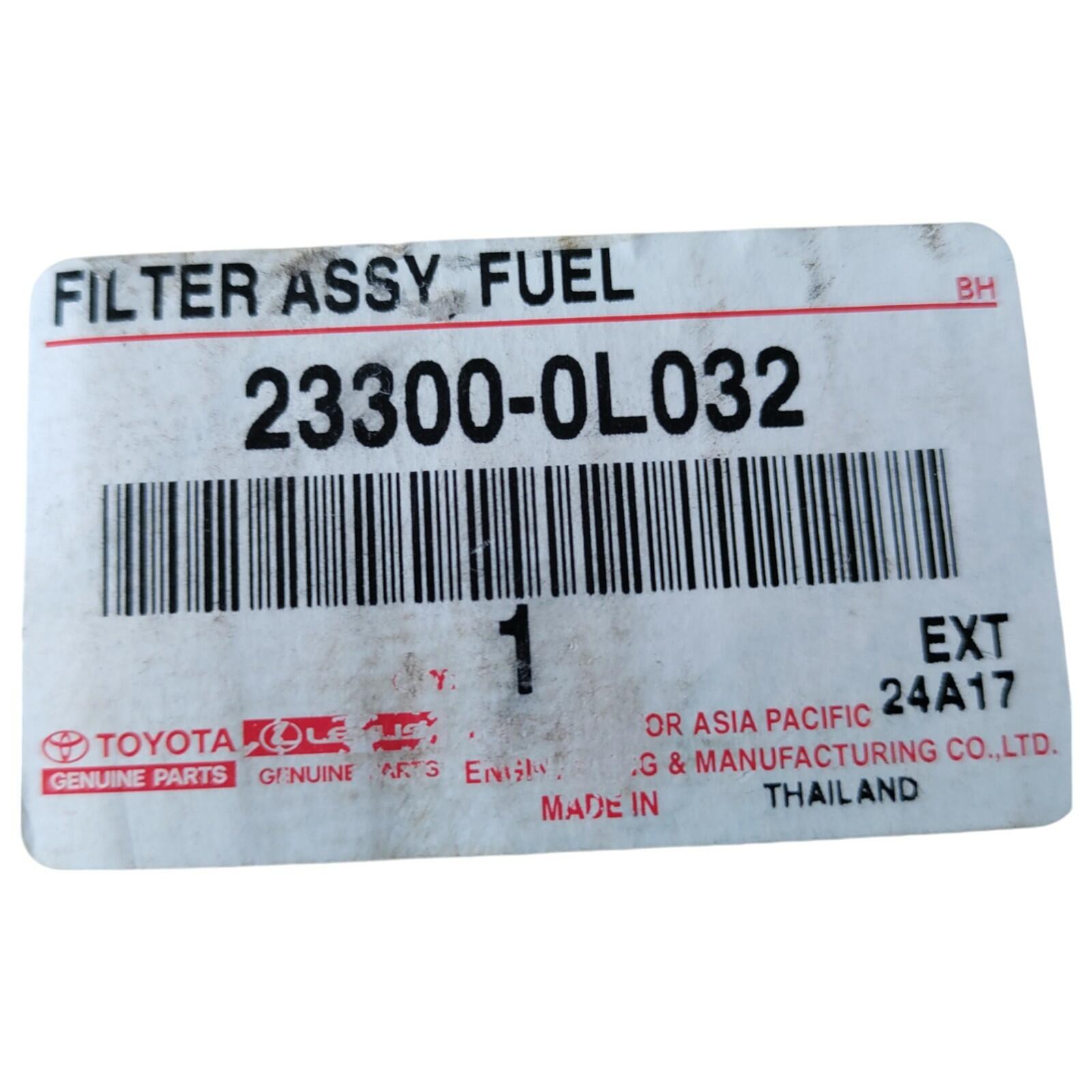 Genuine Toyota Hi-Lux Fuel filter 233000L032