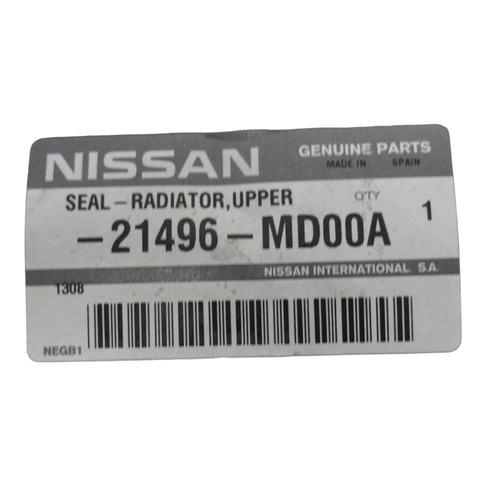 Genuine Nissan Cabstar () Upper radiator seal 21496MD00A
