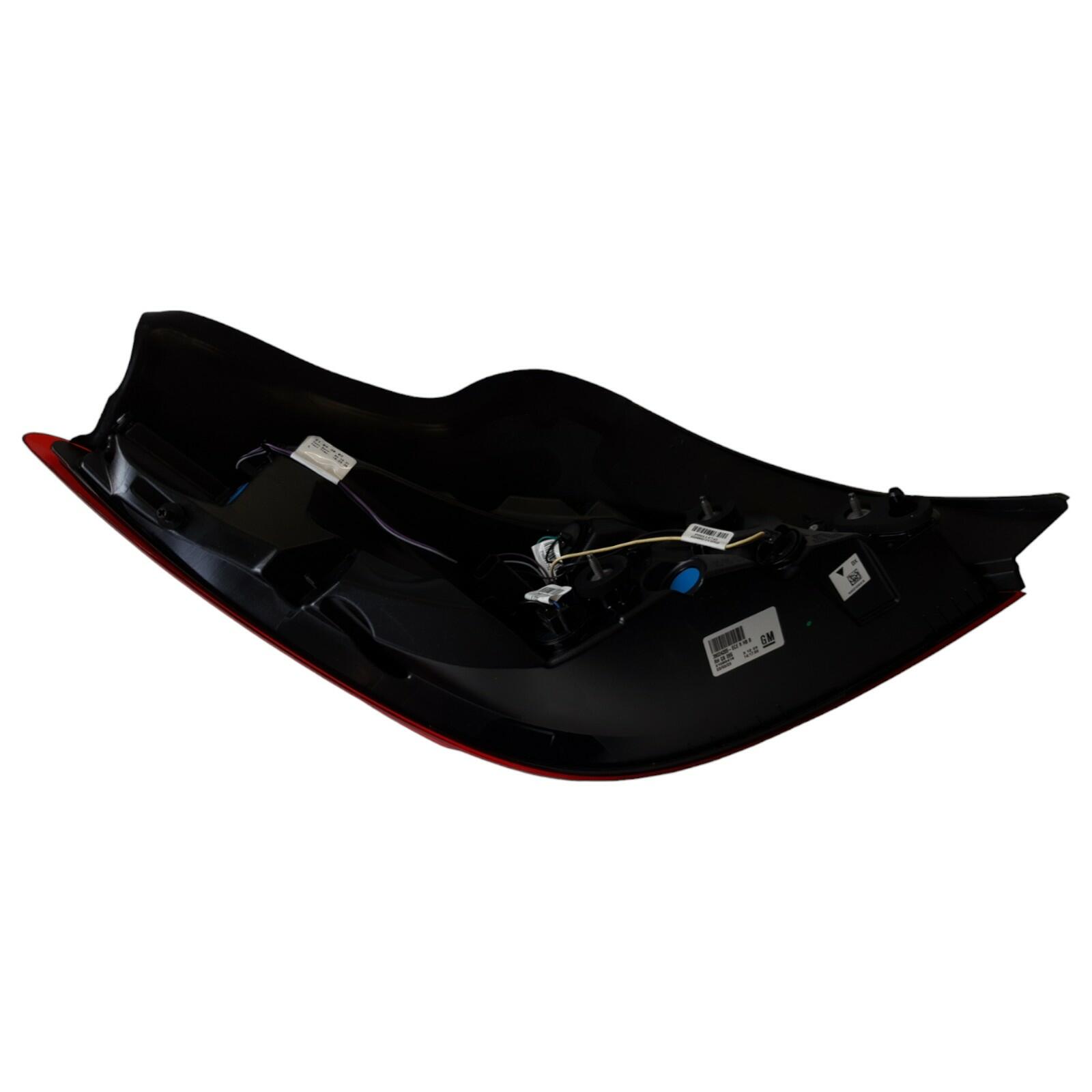 Genuine PSA Vauxhall Insignia A RH OS Rear lamp assembly 39024205