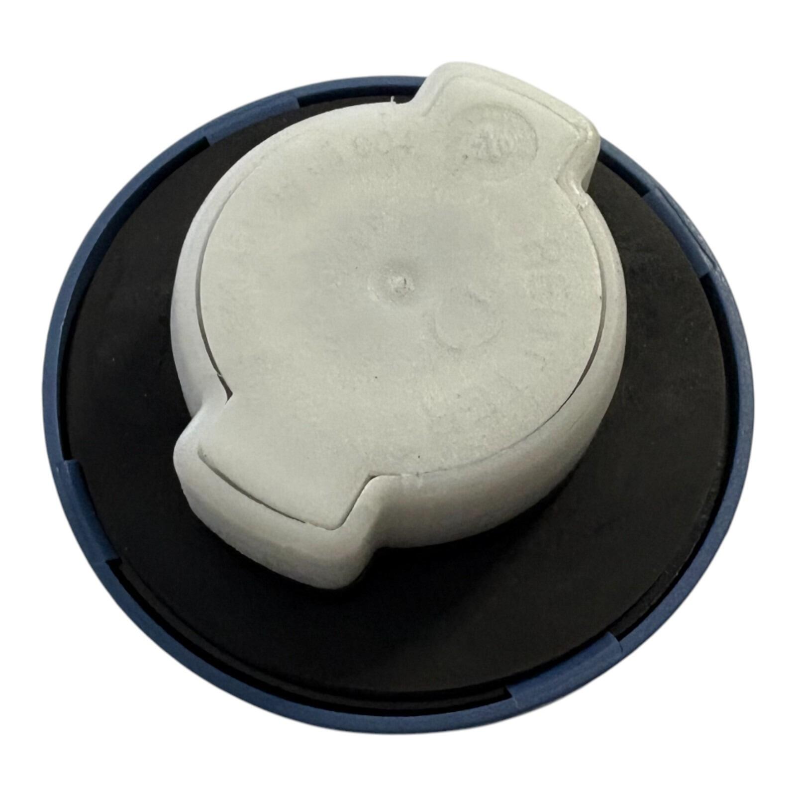 Genuine Mercedes Actros AdBlue Locking Tank Cap – VIN A0004704405 – VI