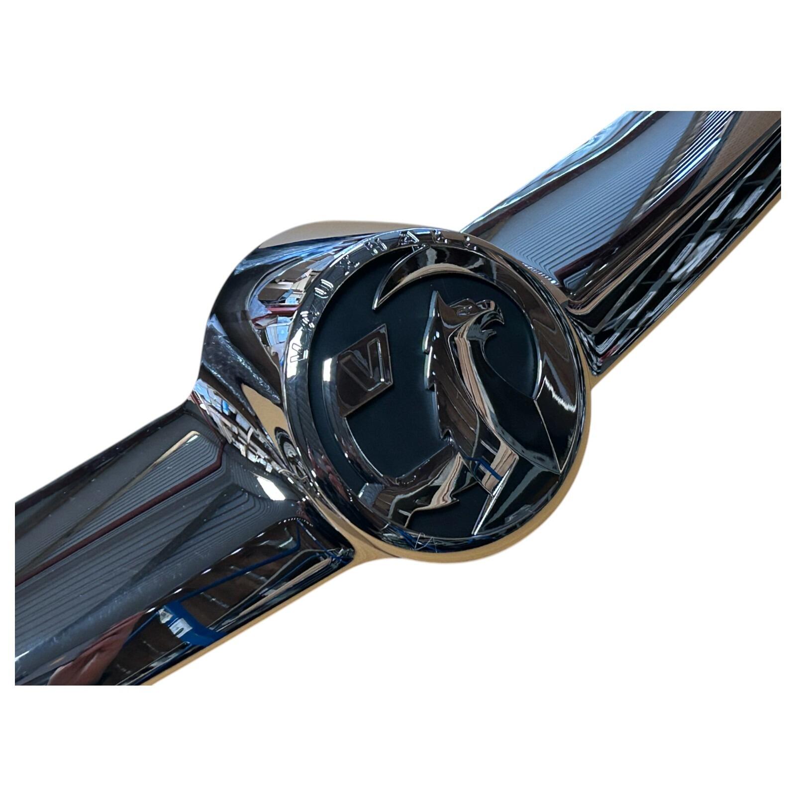 Genuine Vauxhall Vivaro B Radiator grille emblem (chrome) 93868861