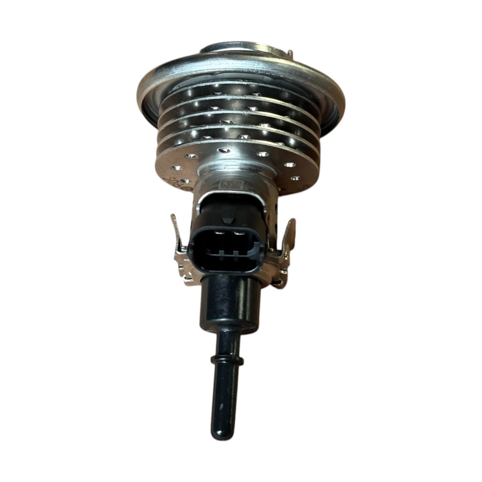 Genuine Nissan Navara (NP300) D23M NV300 (X82) AdBlue injector 208S400Q0A