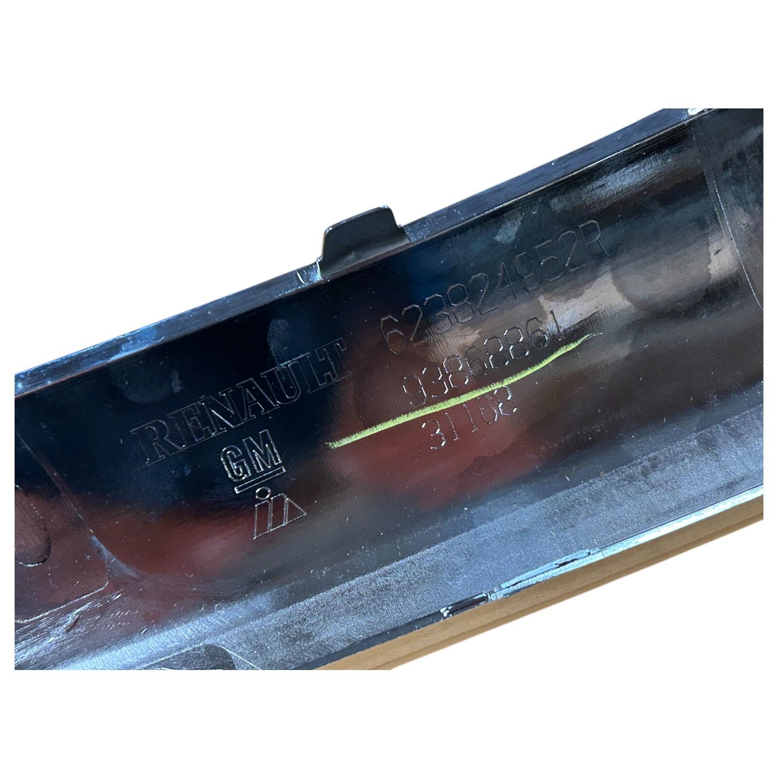 Genuine Vauxhall Vivaro B Radiator grille emblem (chrome) 93868861