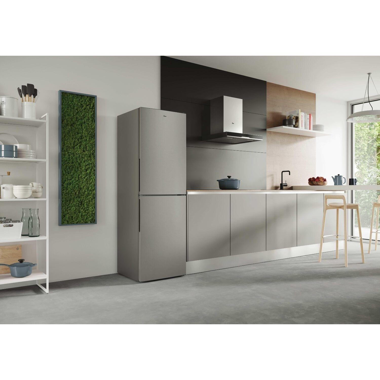 Hoover HVT3CLECKIHS 176cm High 50/50 Fridge Freezer in Silver