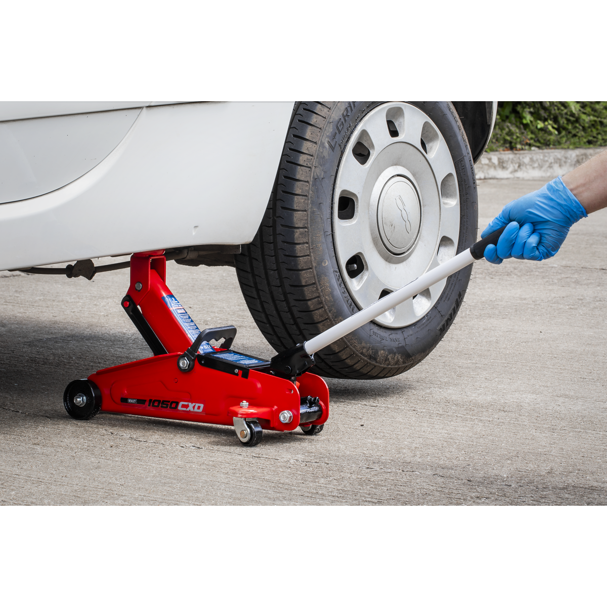 2 Tonne Short Reach Chassis Trolley Jack - Sealey 1050CX