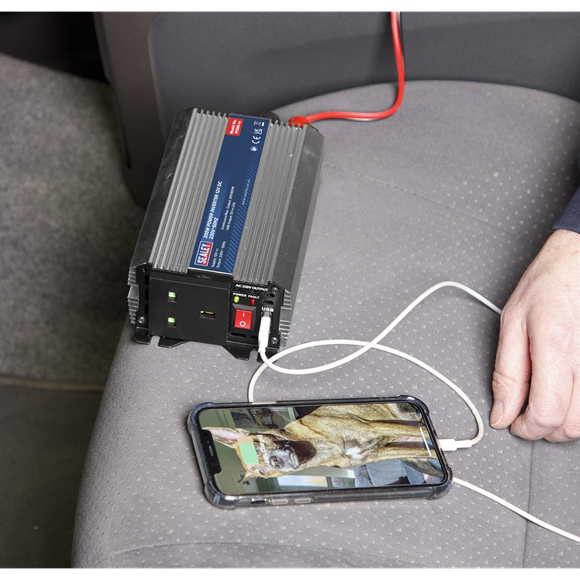 300w 12v to 230v power inverter with USB charging port