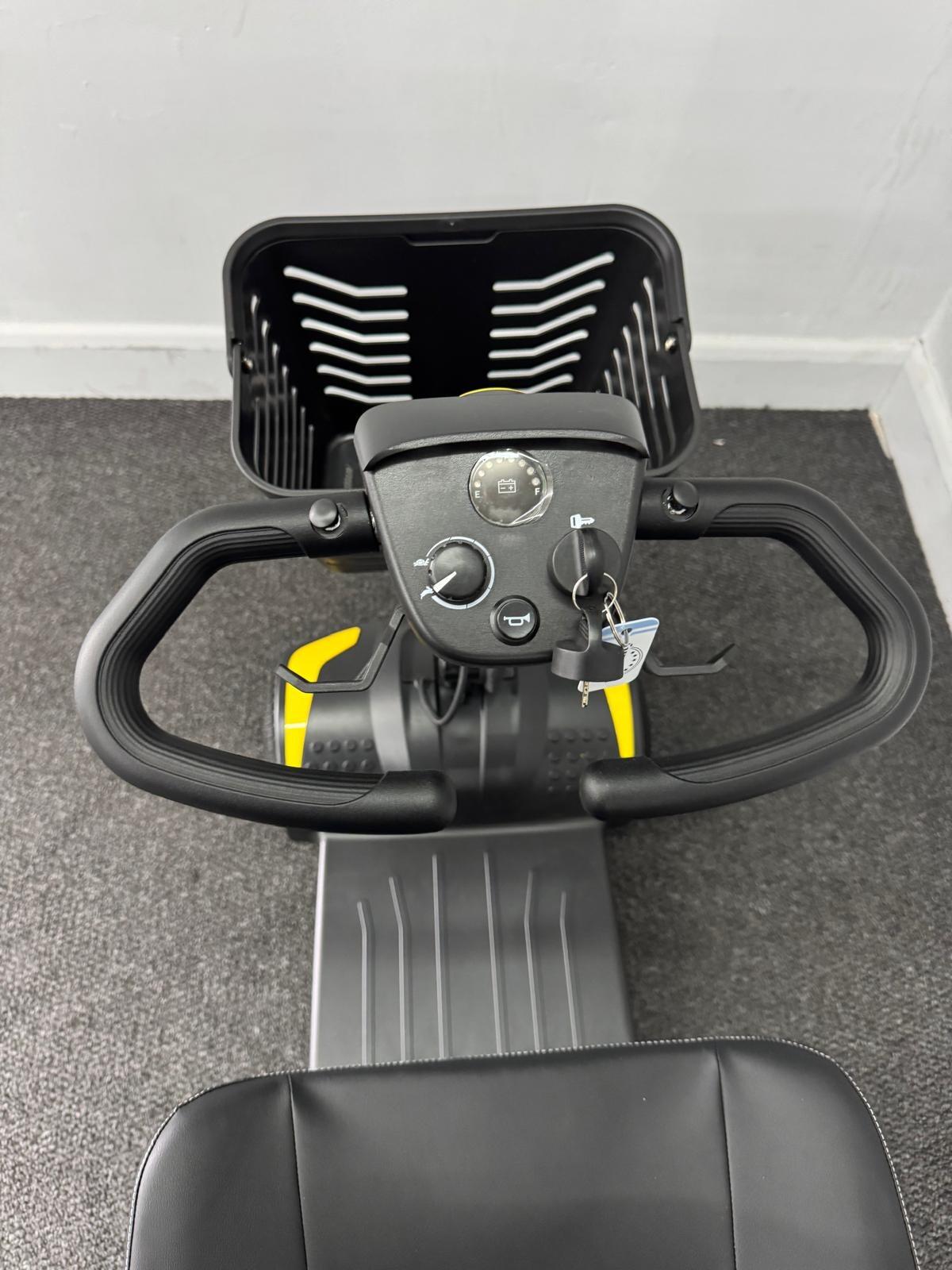 Vierra LiFe Lightweight Boot Scooter – Lifetime Battery & Long Range Option