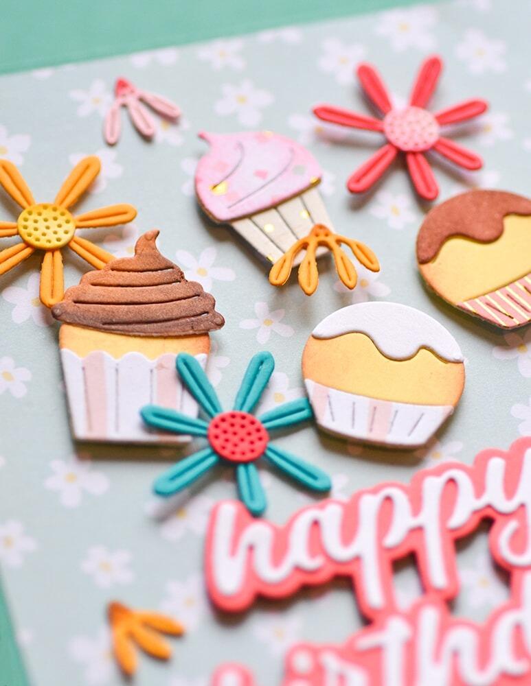 Poppystamps - 2678 Frosted Cupcake Trio craft die
