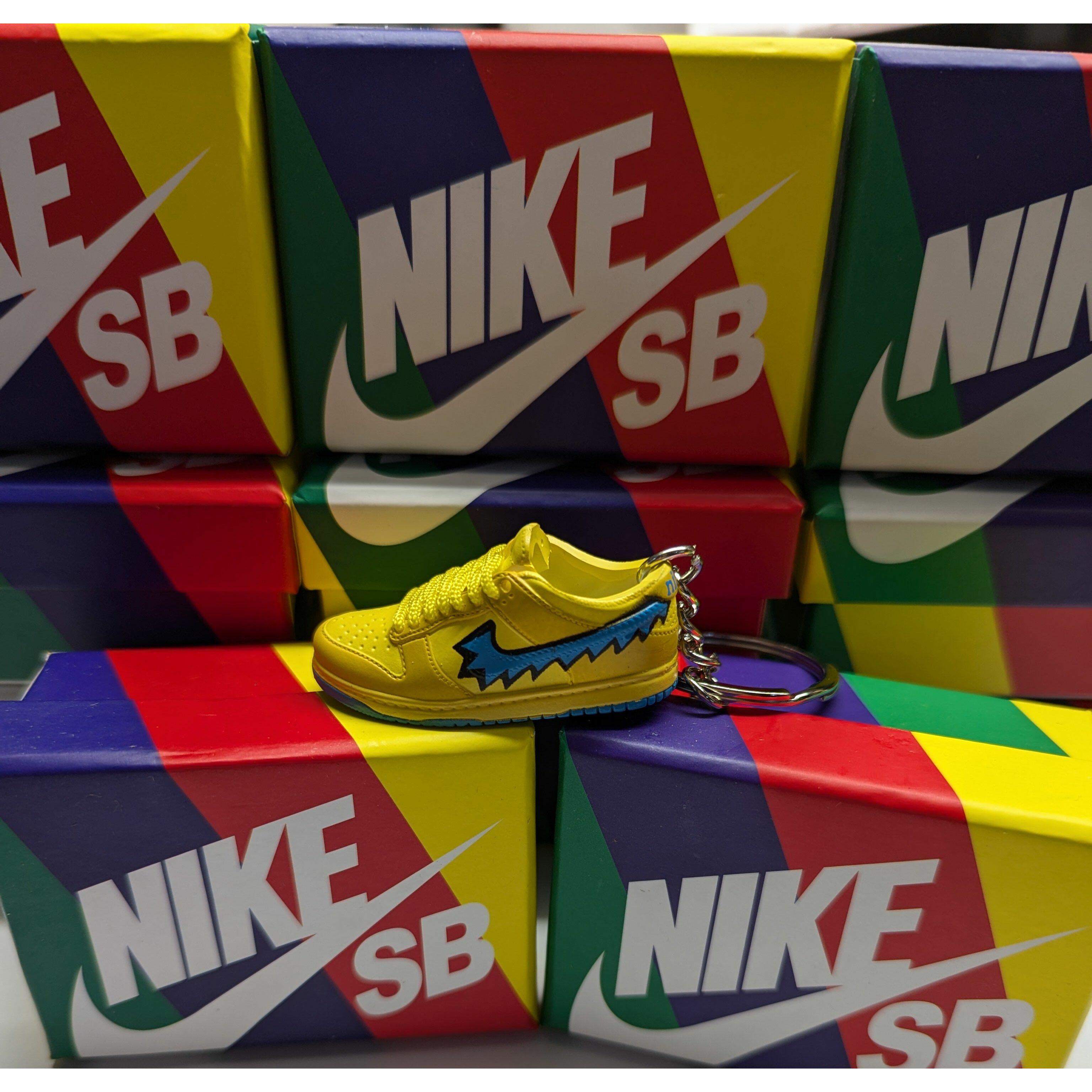 3D Mini Sneaker Keychain - SB Dunk (Grateful Dead)