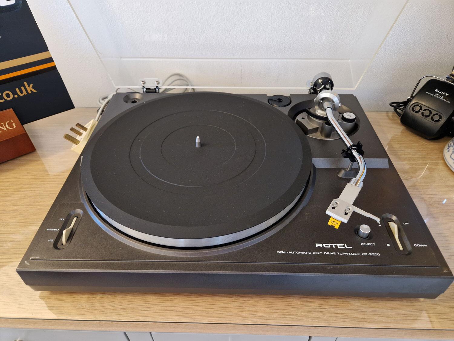 Rotel RP-2300 Turntable