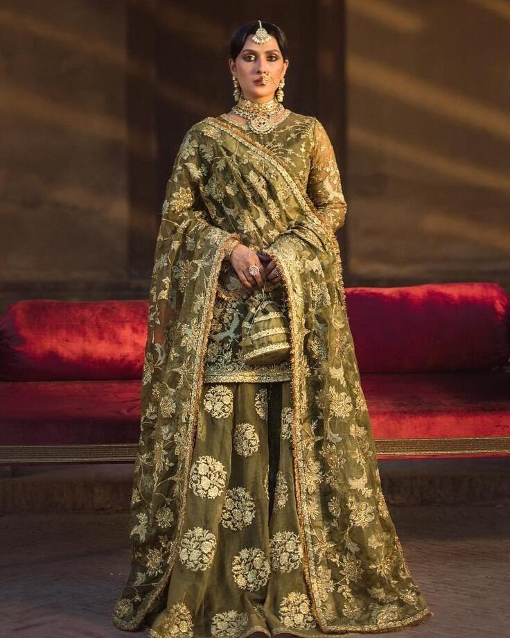 Malika Jan Jahan By Erum Khan Couture Luxury Embroidered Wedding Dress ...