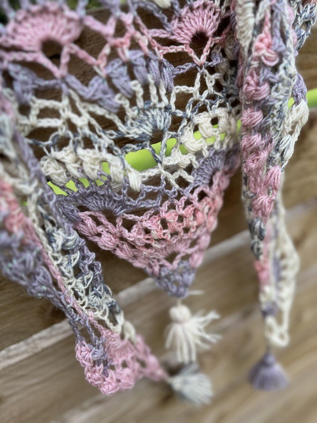 Le Letty Christmas Shawl kit- Stylecraft Head over Heels Festive Yarn ...
